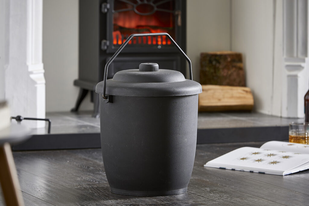 Plastic Coal Bucket with Lid – Harewood International Products Ltd